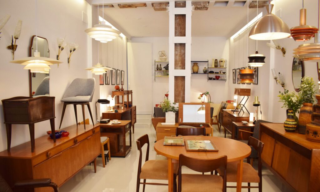 LA RECOVA – SIGLO XX – MIDCENTURY